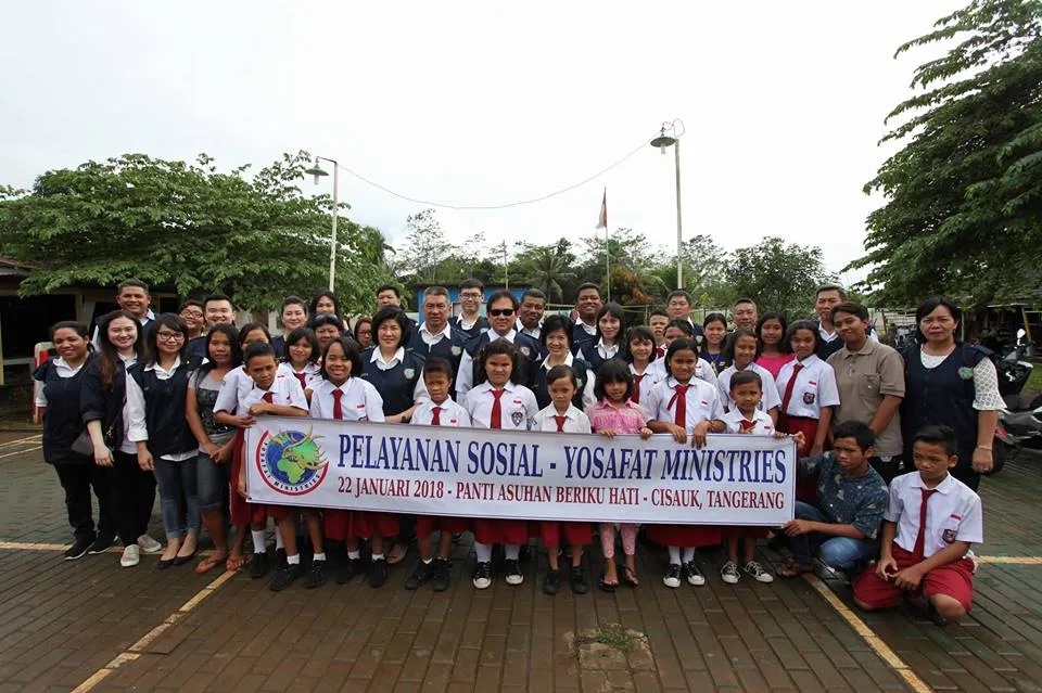 Kunjungan ke Panti Asuhan Beriku Hati. Cisauk Tangerang. 24 Januari ... Kunjungan ke Panti Asuhan Beriku Hati. Cisauk Tangerang. 24 Januari ...